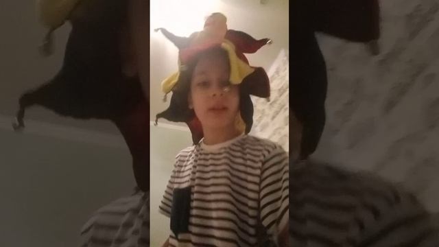 умник выполняет челлендж он весь день молчит