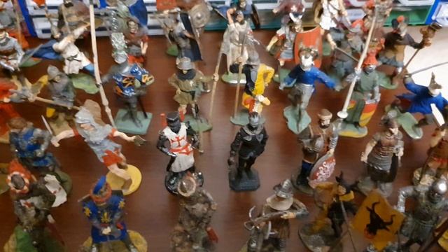 Металлические солдатики, римляне, крестоносцы, самураи