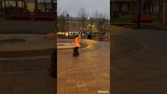 танцую в парке в паре