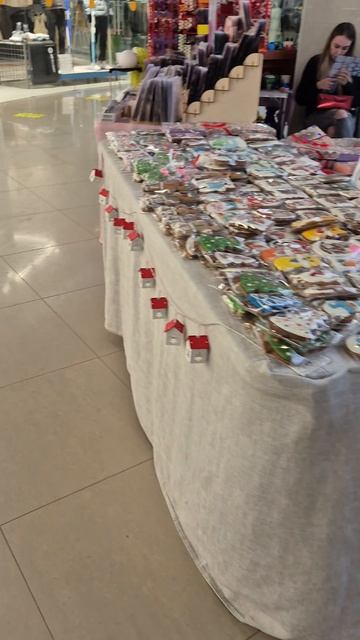 Сладости на ярмарке.  Sweets at the fair.