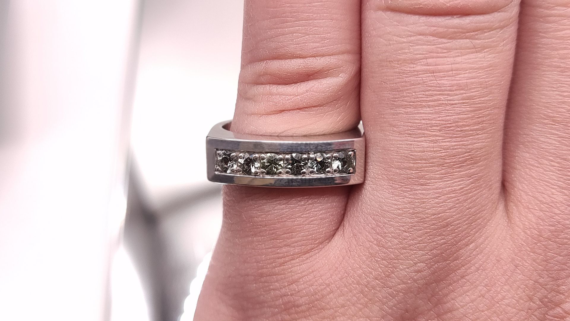 Кольцо с камнями зелёный Сапфир. Танзания