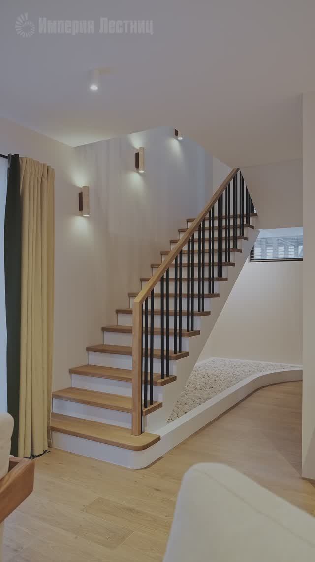 Лестница закрытого типа под обшивку деревом