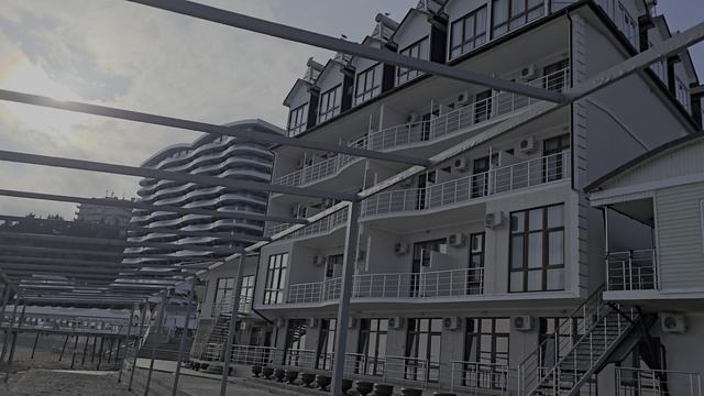 Море. Набережная Алушты. 23 октября 2025 г.