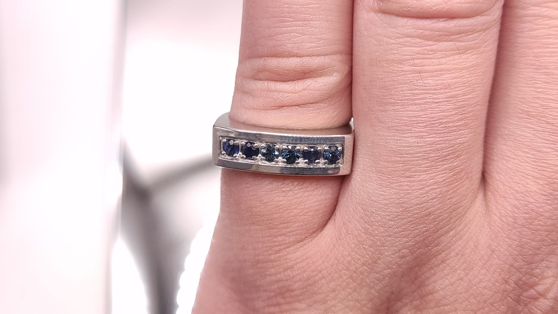 Кольцо с камнями Синий сапфир. Мадагаскар