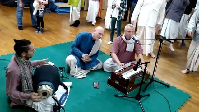 22 10 23  Гаура арати на Лесном