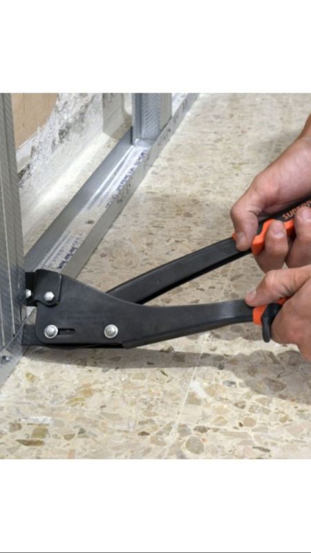 Клещи просекатель EDMA PROFIL 060055 для профиля гипсокартона