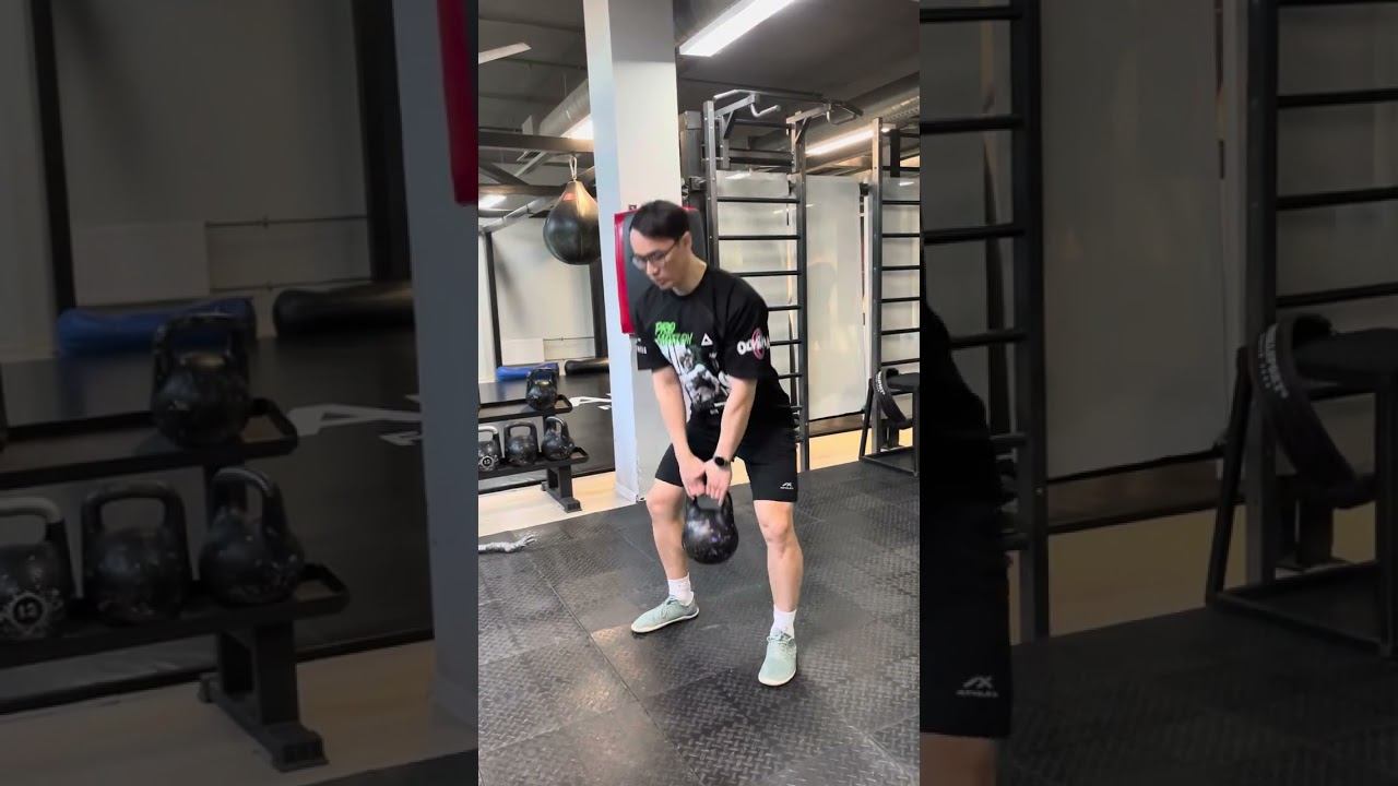 Приседания в сумо-позиции