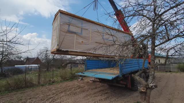 Мобильная баня под ключ - как происходит доставка мобильных бань и деревянных бытовок из Пестово