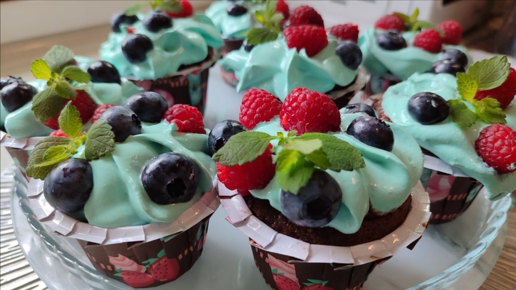 Шоколадные капкейки на желтках без миксера. Просто и вкусно