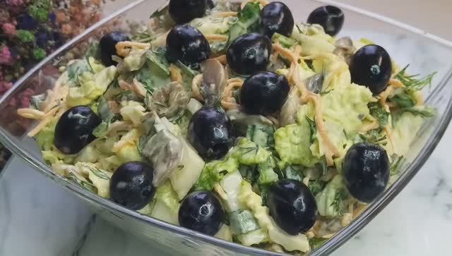 Улетный салат с пекинской капусты и шампиньонами