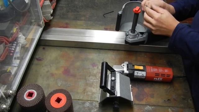 Обзор и работа щеточной шлифовальной машины