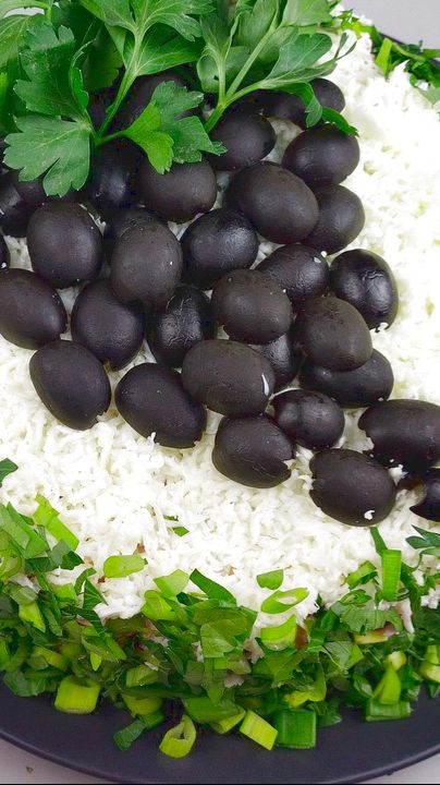 КАК ЛЕГКО УКРАСИТЬ САЛАТ!Новая подача «Селёдки под шубой»!Праздничный САЛАТ "ВИНОГРАДНАЯ ГРОЗДЬ"