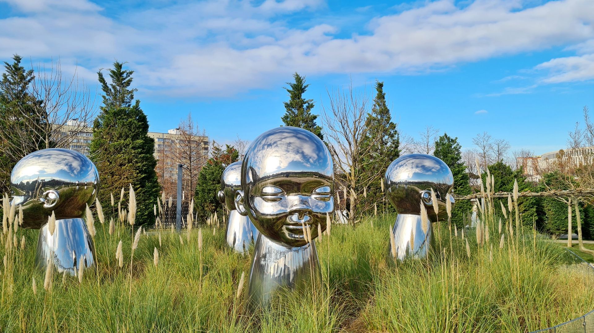 Парк Галицкого 17.12.2025г. Амфитеатр, Арт-объект «Внутренний ребенок»