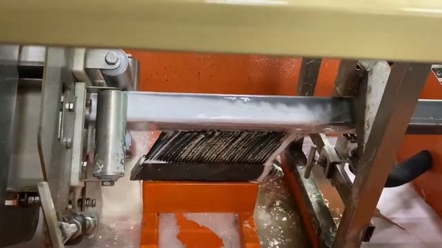 Автоматическая линия электрохимической очистки профильных труб Процесс удаления ржавчины