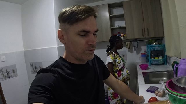 АНН В КЛИНИКЕ ПО МЕСТУ ВЕДЕНИЯ БЕРЕМЕННОСТИ, АФРИКА НАЙРОБИ