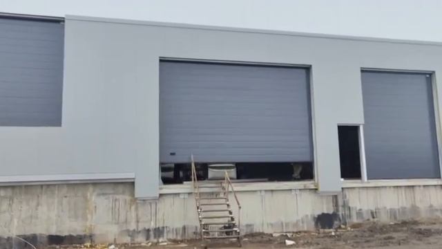 Секционные ворота