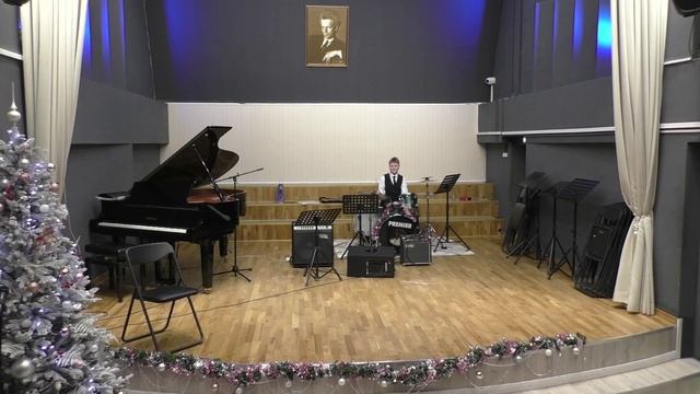 Gene Krupa  - «Drumming Man»