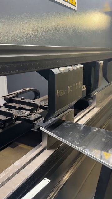 Гибка листового металла в ЛАЗРЕЗ/ LAZREZ