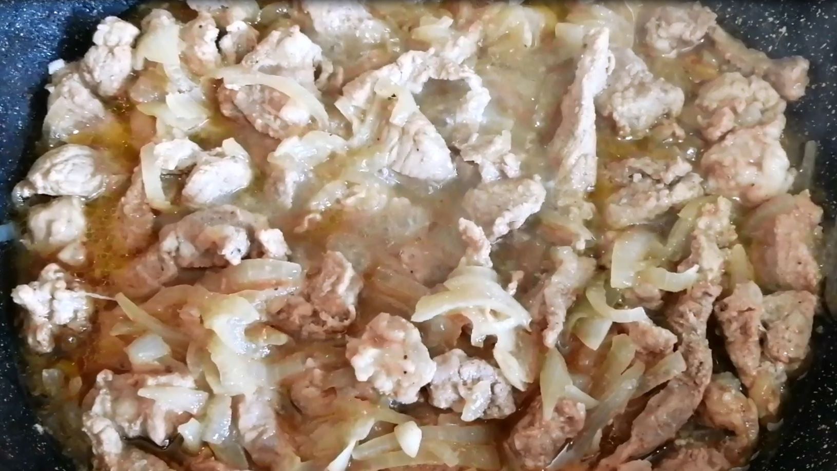 ГУЛЯШ из  Свинины с подливкой БЕЗ Томатной пасты