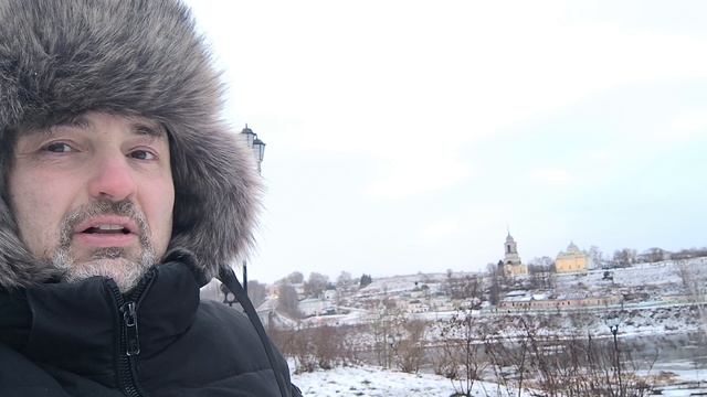 1000091871 Старица у памятника Пушкина.mp4