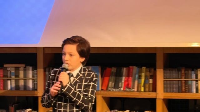 Ярослав Матвеев рассказал стихотворение «Иди вперед!»