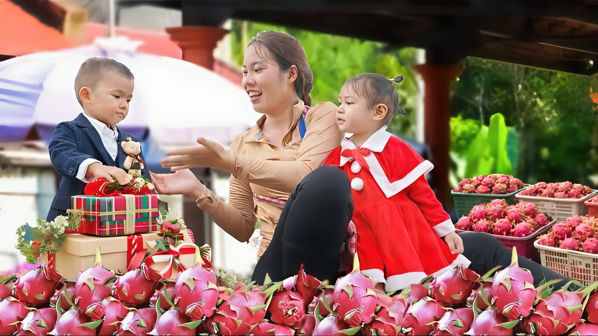 Собираю питахайю из сада и ловлю рыбу в пруду для продажи. Готовлю вкусную кашу для ребенка. Дуонг