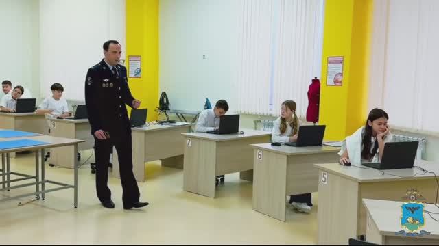 Сотрудник белгородской полиции записал еще один видеролик с рэпом для школьников
