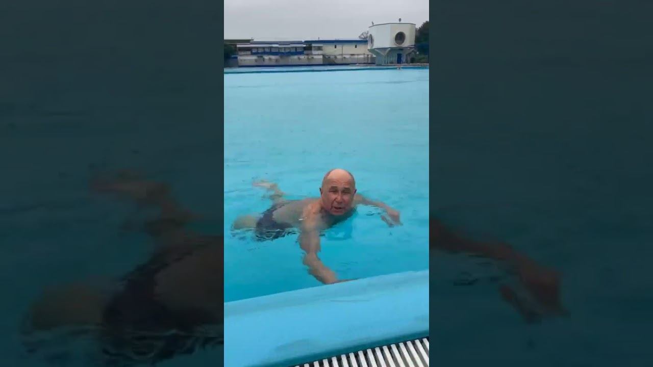 Бассейн Адлеркурорт в декабре.