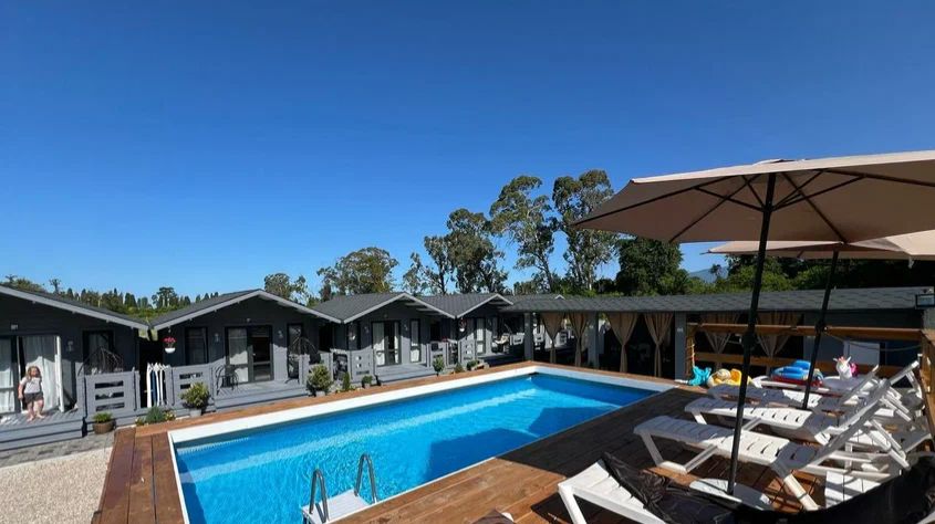 Эко-отель ГРЕЙ ХАУЗ с бассейном. Алахадзе, Абхазия