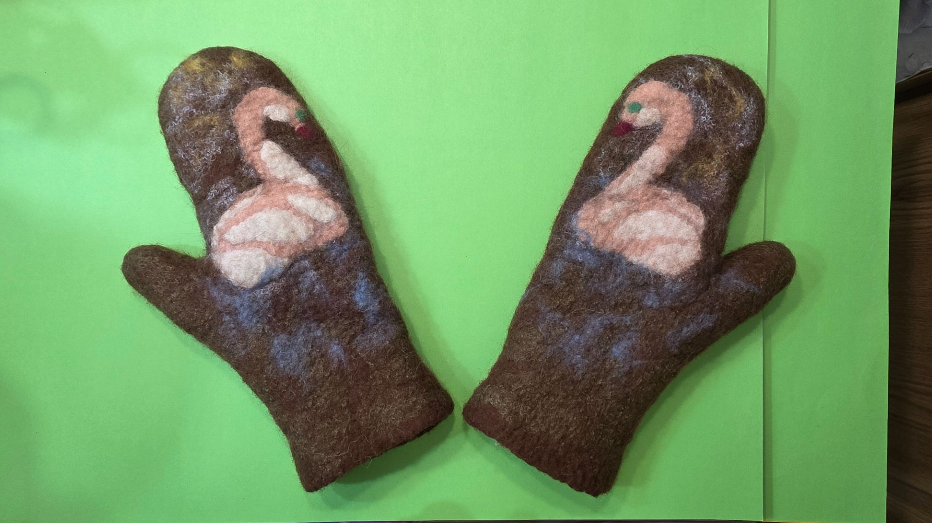 3 часть по валянию варежек . Процесс .