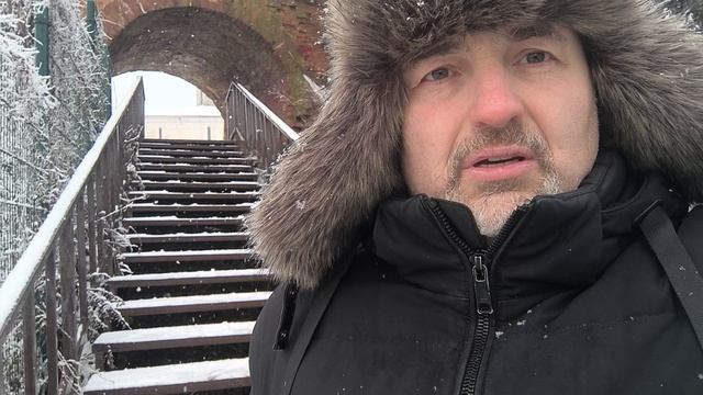 1000091831 Волоколамск. По лестнице вниз от Кремля.mp4