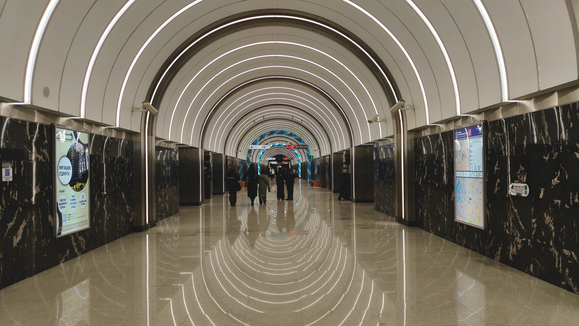 Станция Путиловская, шестая Красносельско-Калининская линия метро Петербурга. Первый день работы.