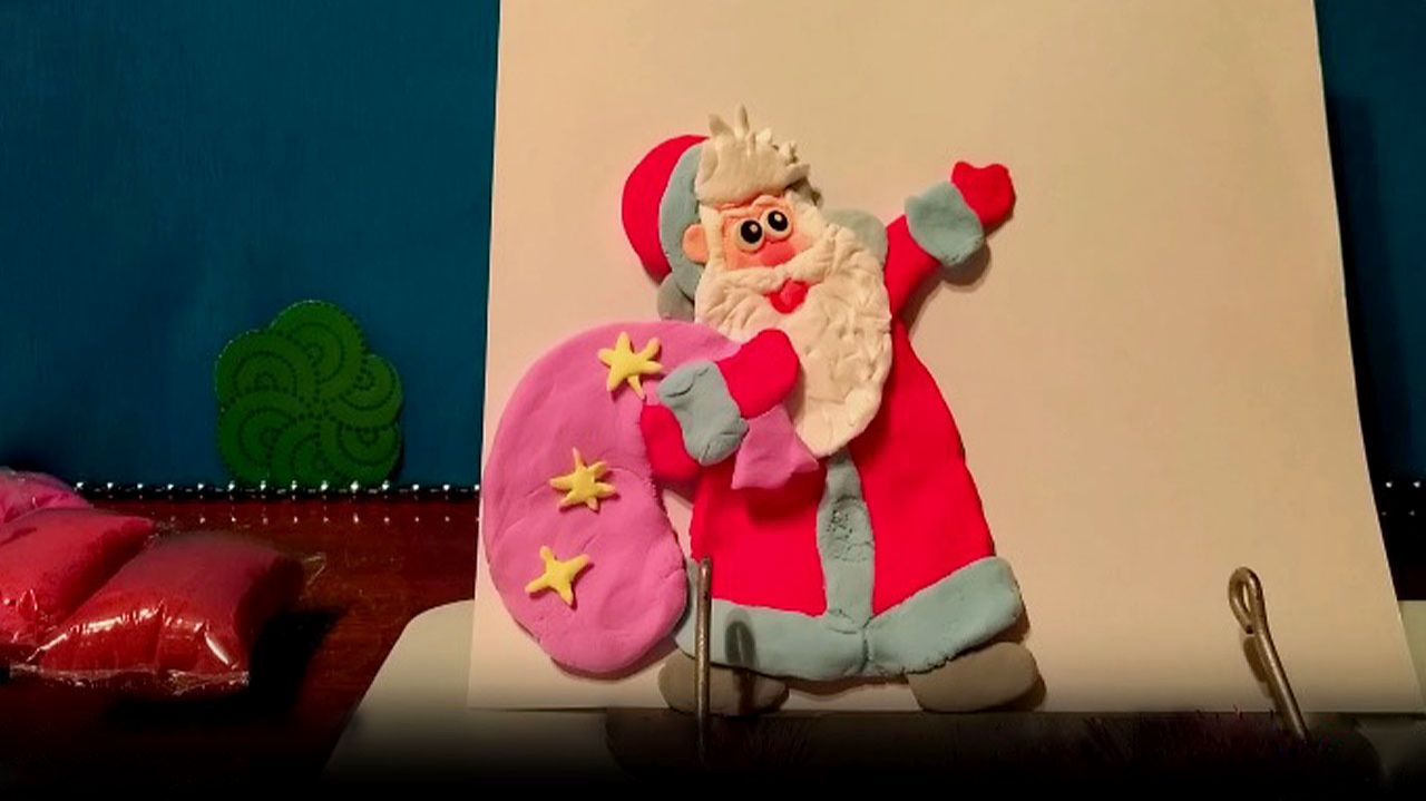 Лепим из пластилина Деда Мороза и бычка на Новый год