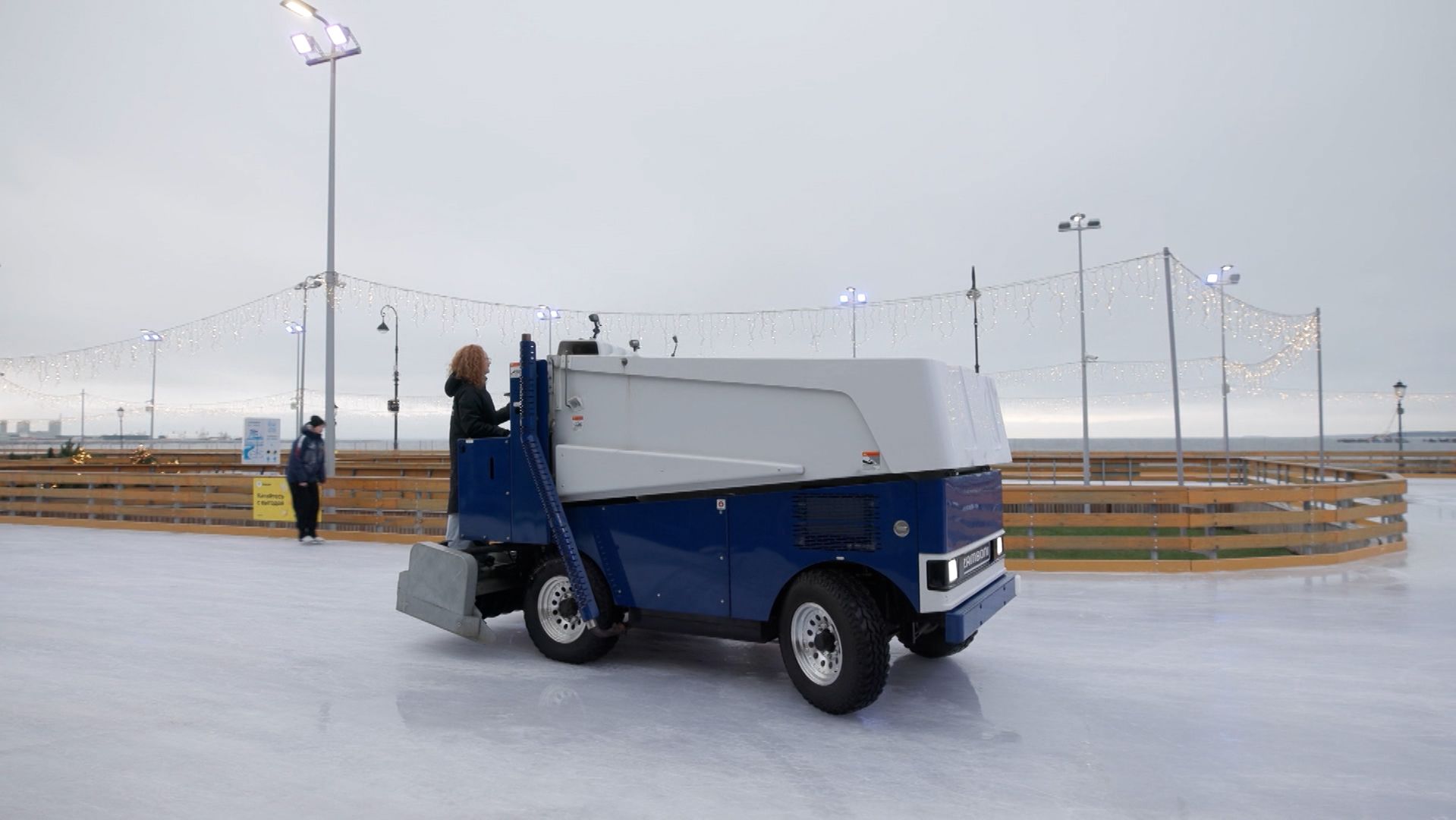 Тебе водить. Сложные перекрестки, ремонт системы охлаждения, ледозаливочный комбайн