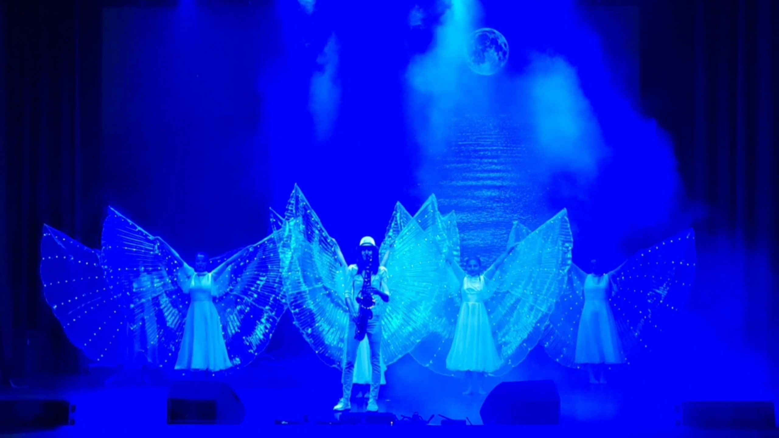 «Easy» - Sax & Dance vers. Ennafa Yu - saxophone. this song writed by Lionel Richie.