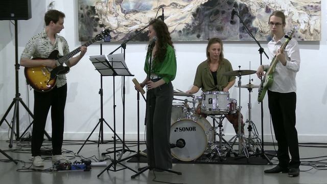 Композиция "Favela" - A. C. Jobim, Филиал Бразилии, фестиваль Бразильского кино, 13.11.25