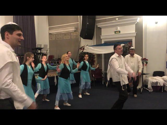 Танец «Славлю Бога моего».