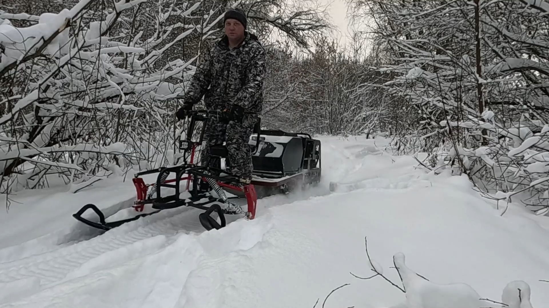 Скрестил мотобуксировщик Мужик 600 с модулем Ikudzo. Смена масла, обкатка.