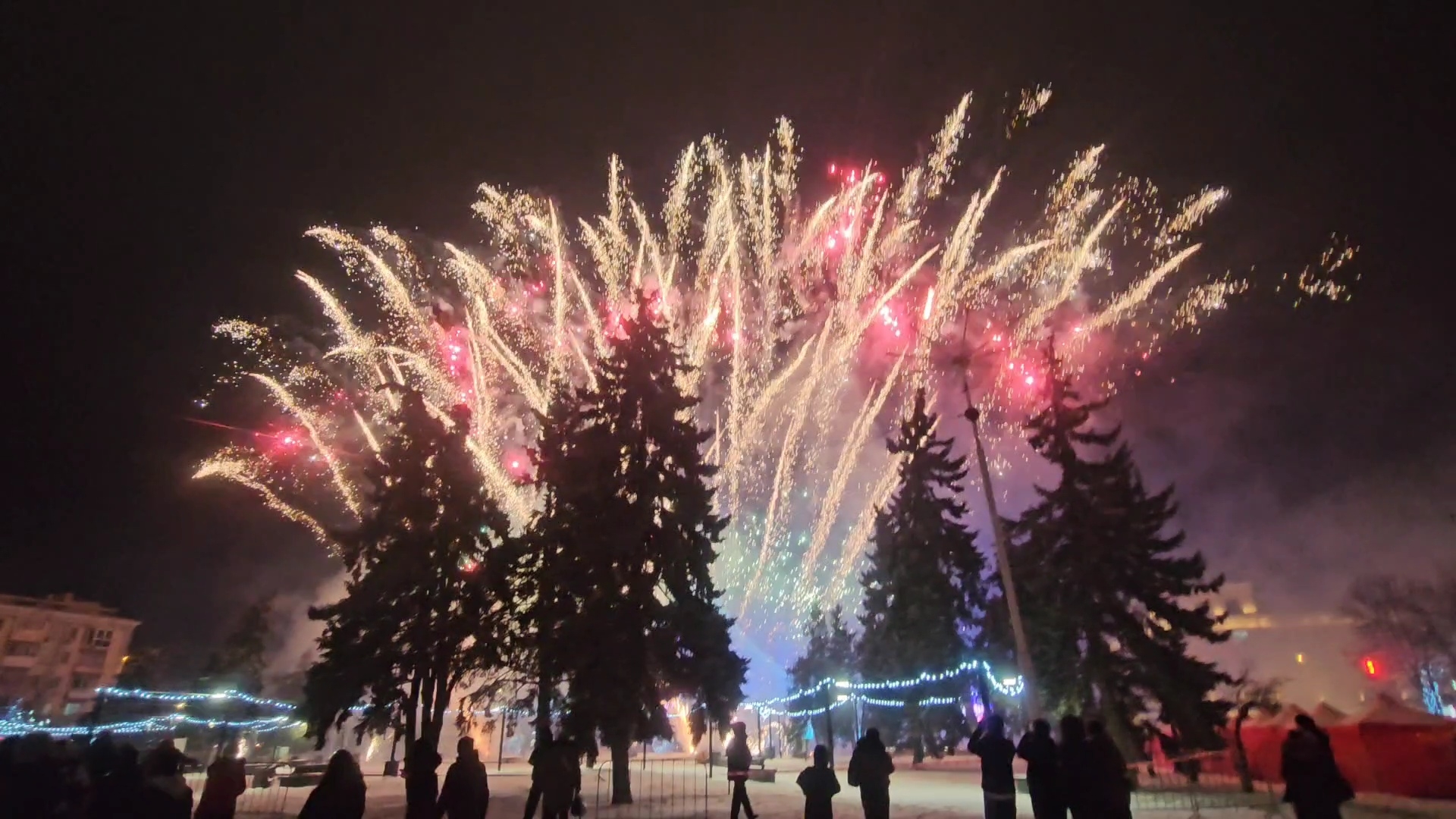 Последний учебный день/Открытие главной городской ЁЛКИ  в Луганске🎄🎆26.12.2025