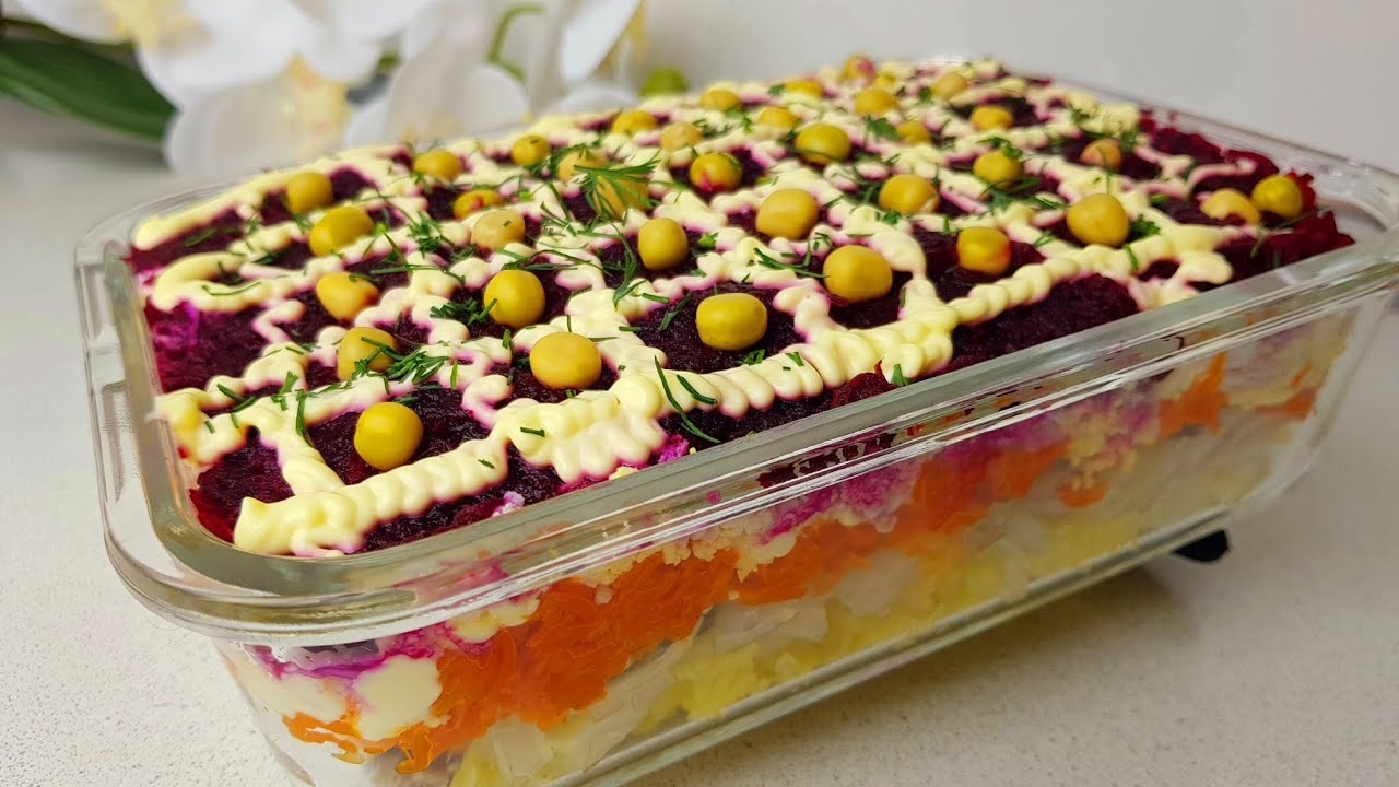 САЛАТ,от которого не могу отказаться (уж очень вкусный),готовлю на все праздники. Салат _БАРХАТНЫЙ_