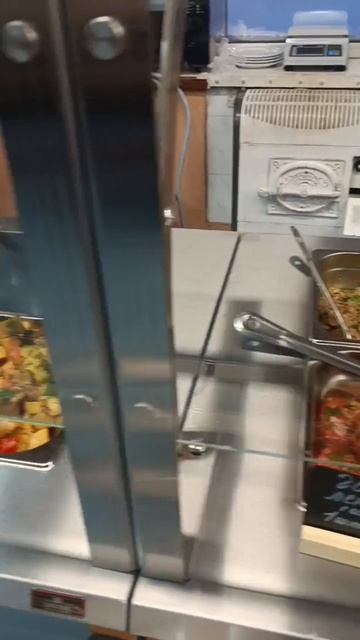 щи борщи - столовая на пр Богдана Хмельницкого, Донецк, ДНР, конец декабря 2025