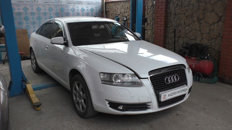 Замена нижнего патрубка радиатора на АУДИ А6 2008 AUDI A6 2,0 BPJ