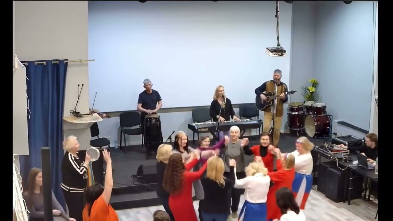 Песни «Он песню новую мне дал» и «Ликуй ликуй»