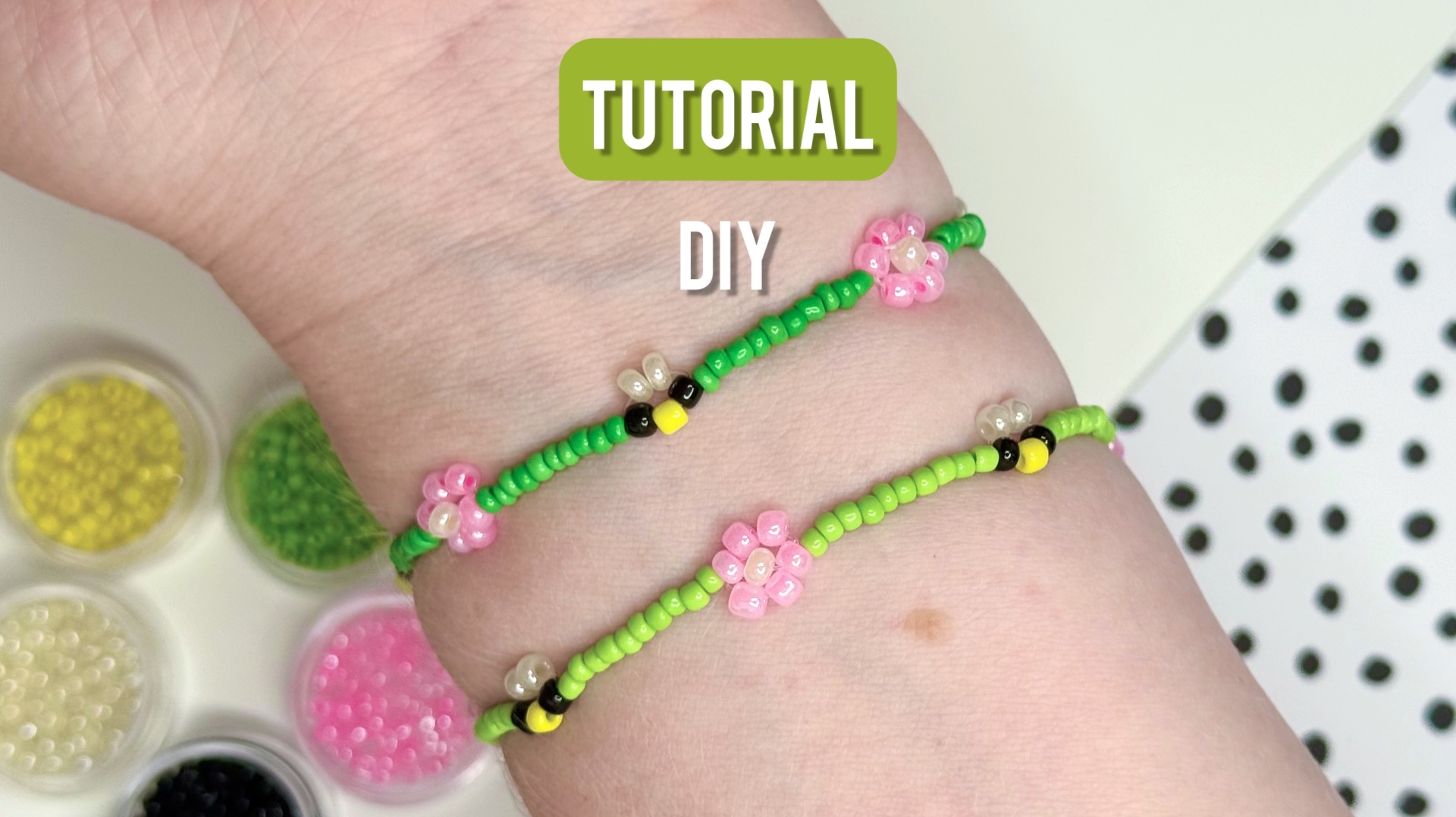 Как сделать милый браслет из бисера с цветочками и пчелками 🐝🌸 | Простой пошаговый мастер-класс