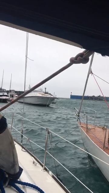 Шторм в Сочи сегодня. 28 декабря 2025