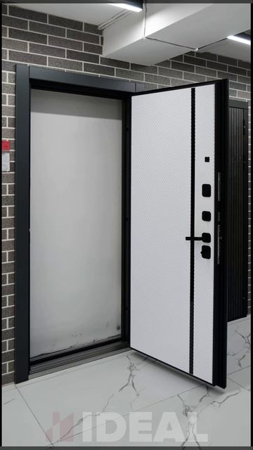 Входная дверь "Mirta".