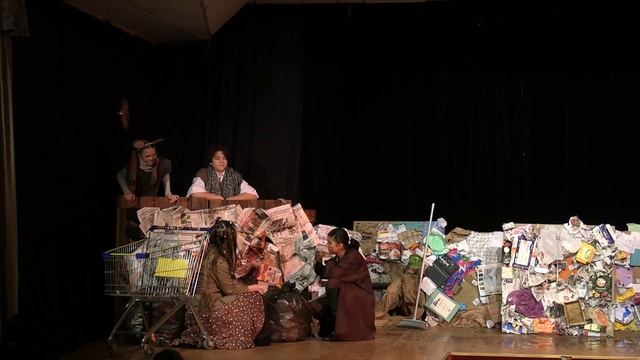 Спектакль «Чёрное и белое»