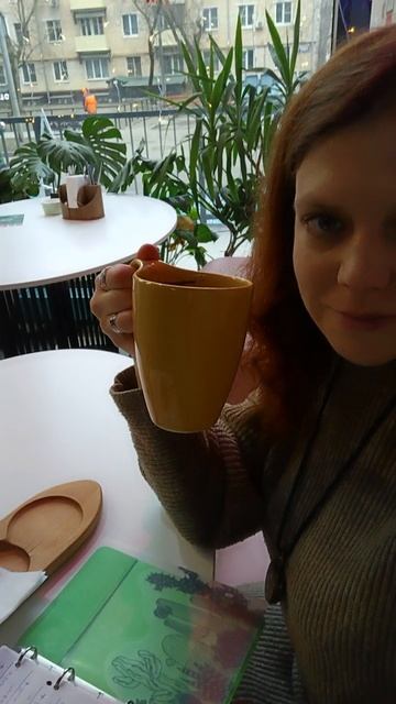 В ожидании кастинг-директора в кафе