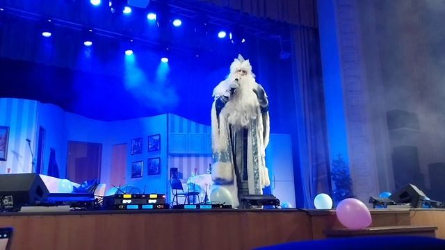 Ивановна поехала на спектакль .