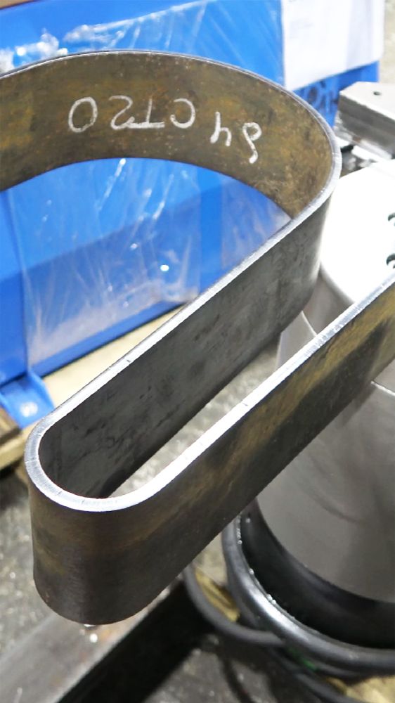 Гибка стальной полосы на разные радиусы на автоматическом трубогибе MASTER.3X